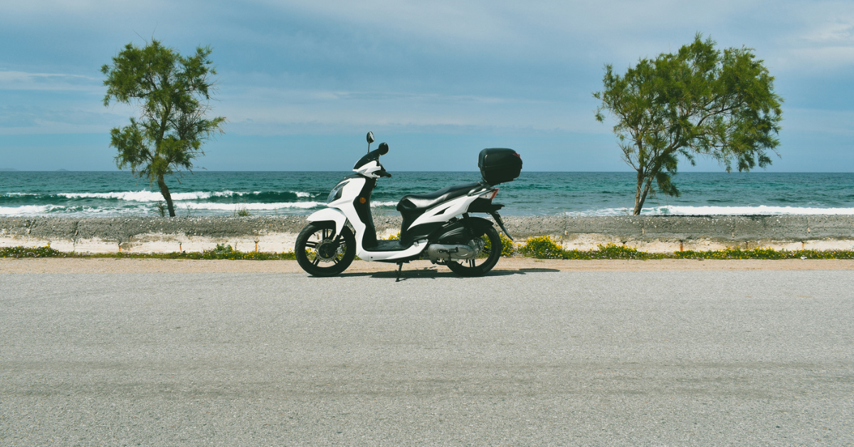 Are Mopeds Allowed in Bike Lanes in Hawaii? - Recovery Law Center
